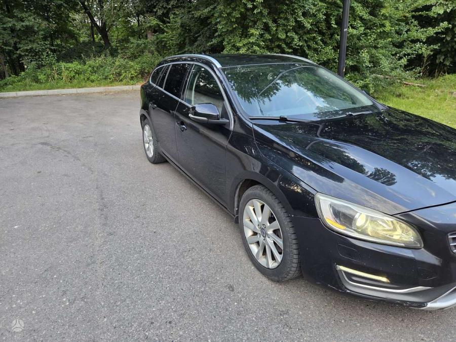 Черный Вольво B60 2014 в Вильнюс, объемом двигателя 2.00 л и пробегом 325 тыс. км за 5950 €, фото 4 на AUTOMOTO.COM.LV