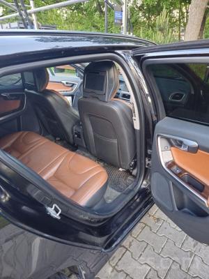 Melns Volvo V60 2014 Rīga, ar dzinēja tilpumu 2.00 L un nobraukumu 280 tūkst. km par 3900 €, foto 8 vietnē AUTOMOTO.COM.LV