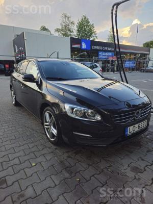 Melns Volvo V60 2014 Rīga, ar dzinēja tilpumu 2.00 L un nobraukumu 280 tūkst. km par 3900 €, foto 20 vietnē AUTOMOTO.COM.LV