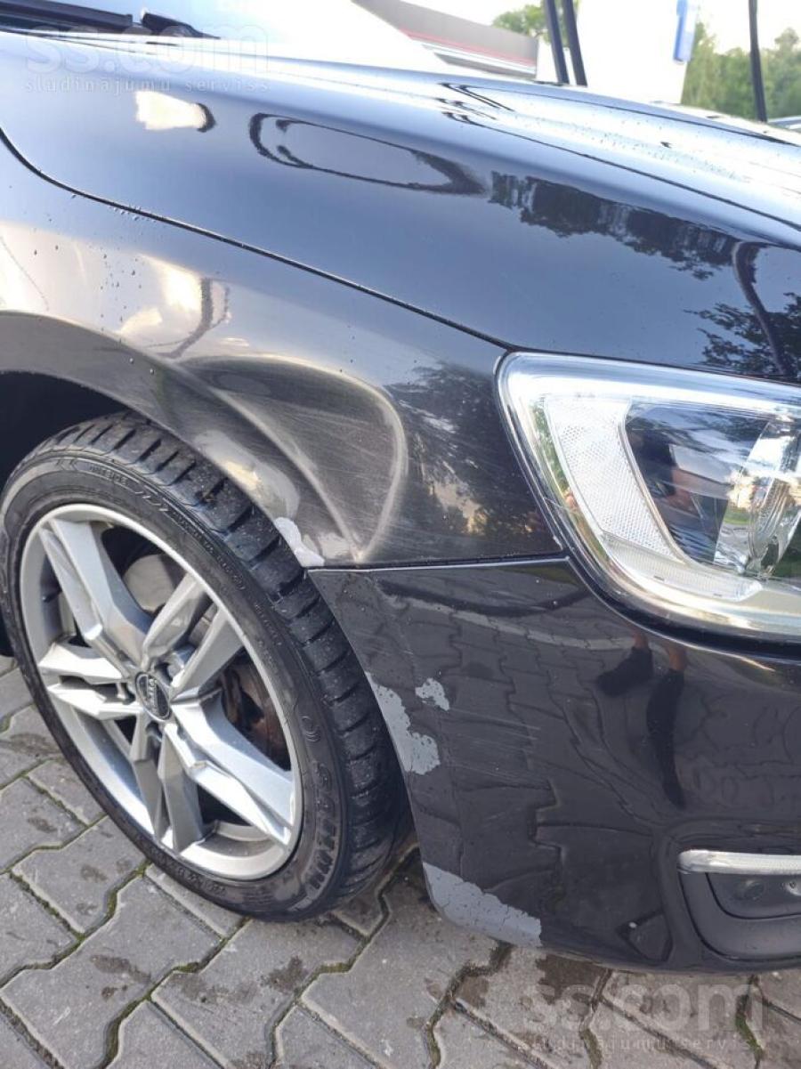 Melns Volvo V60 2014 Rīga, ar dzinēja tilpumu 2.00 L un nobraukumu 280 tūkst. km par 3900 €, foto 21 vietnē AUTOMOTO.COM.LV