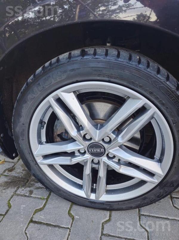 Black Volvo V60 2014 in Riga, with an engine capacity of 2.00 L and mileage of 280 thousand km for 3900 €, photo 11 on AUTOMOTO.COM.LV