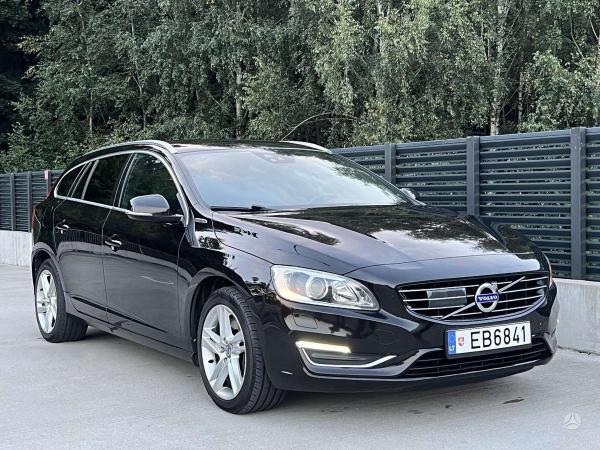 Черный Вольво B60 2014 в Вильнюс, объемом двигателя 2.40 л и пробегом 265 тыс. км за 6350 €, фото 3 на AUTOMOTO.COM.LV