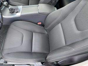 Melns Volvo V60 2014 Raseiniai, ar dzinēja tilpumu 1.98 L un nobraukumu 250 tūkst. km par 5900 €, foto 11 vietnē AUTOMOTO.COM.LV