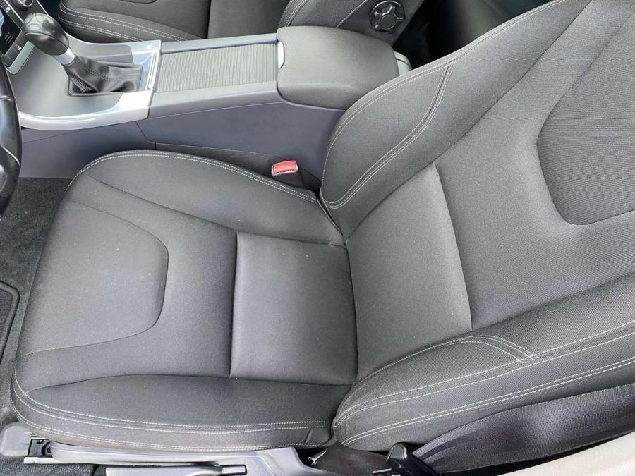 Melns Volvo V60 2014 Raseiniai, ar dzinēja tilpumu 1.98 L un nobraukumu 250 tūkst. km par 5900 €, foto 11 vietnē AUTOMOTO.COM.LV
