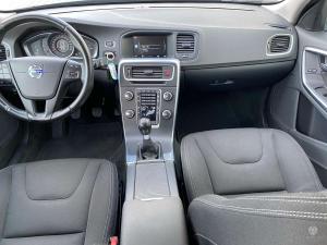 Melns Volvo V60 2014 Raseiniai, ar dzinēja tilpumu 1.98 L un nobraukumu 250 tūkst. km par 5900 €, foto 12 vietnē AUTOMOTO.COM.LV
