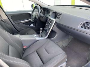 Melns Volvo V60 2014 Raseiniai, ar dzinēja tilpumu 1.98 L un nobraukumu 250 tūkst. km par 5900 €, foto 13 vietnē AUTOMOTO.COM.LV
