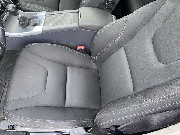 Melns Volvo V60 2014 Raseiniai, ar dzinēja tilpumu 1.98 L un nobraukumu 250 tūkst. km par 5900 €, foto 11 vietnē AUTOMOTO.COM.LV