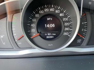 Black Volvo V60 2014 in Raseiniai, with an engine capacity of 1.98 L and mileage of 250 thousand km for 5900 €, photo 15 on AUTOMOTO.COM.LV