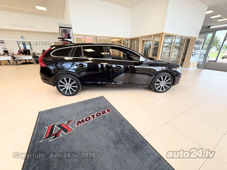 Melns Volvo V60 2014 Viljandi, ar dzinēja tilpumu 2.40 L un nobraukumu 346 tūkst. km par 6499 €, foto 1 vietnē AUTOMOTO.COM.LV