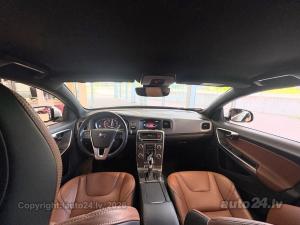 Melns Volvo V60 2014 Viljandi, ar dzinēja tilpumu 2.40 L un nobraukumu 346 tūkst. km par 6499 €, foto 7 vietnē AUTOMOTO.COM.LV