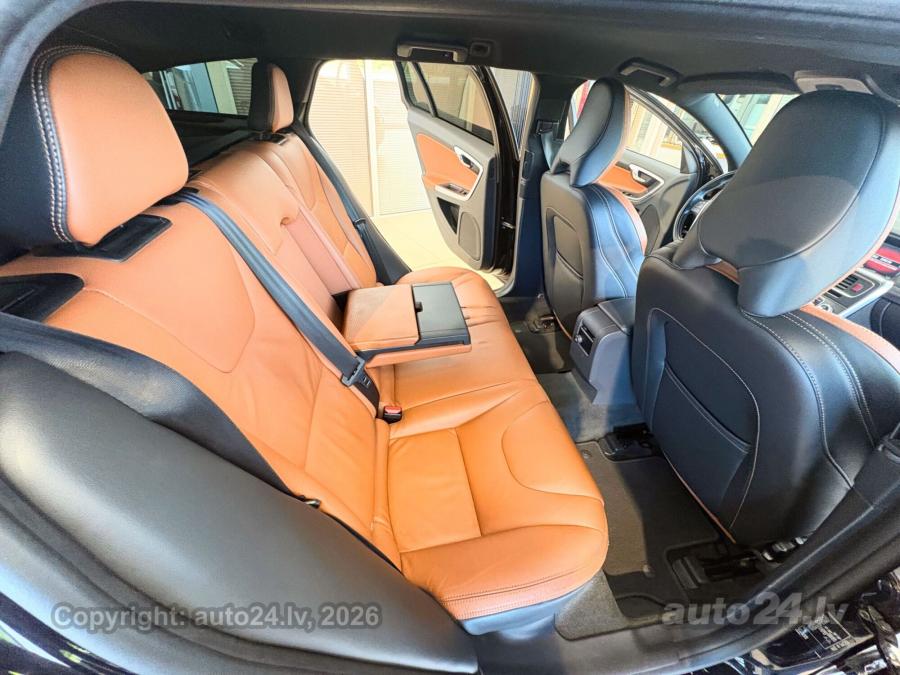 Melns Volvo V60 2014 Viljandi, ar dzinēja tilpumu 2.40 L un nobraukumu 346 tūkst. km par 6499 €, foto 10 vietnē AUTOMOTO.COM.LV