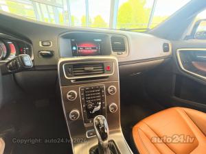 Melns Volvo V60 2014 Viljandi, ar dzinēja tilpumu 2.40 L un nobraukumu 346 tūkst. km par 6499 €, foto 13 vietnē AUTOMOTO.COM.LV