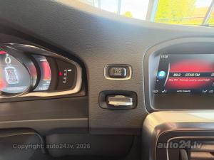 Melns Volvo V60 2014 Viljandi, ar dzinēja tilpumu 2.40 L un nobraukumu 346 tūkst. km par 6499 €, foto 14 vietnē AUTOMOTO.COM.LV