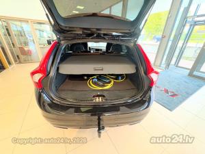Melns Volvo V60 2014 Viljandi, ar dzinēja tilpumu 2.40 L un nobraukumu 346 tūkst. km par 6499 €, foto 16 vietnē AUTOMOTO.COM.LV