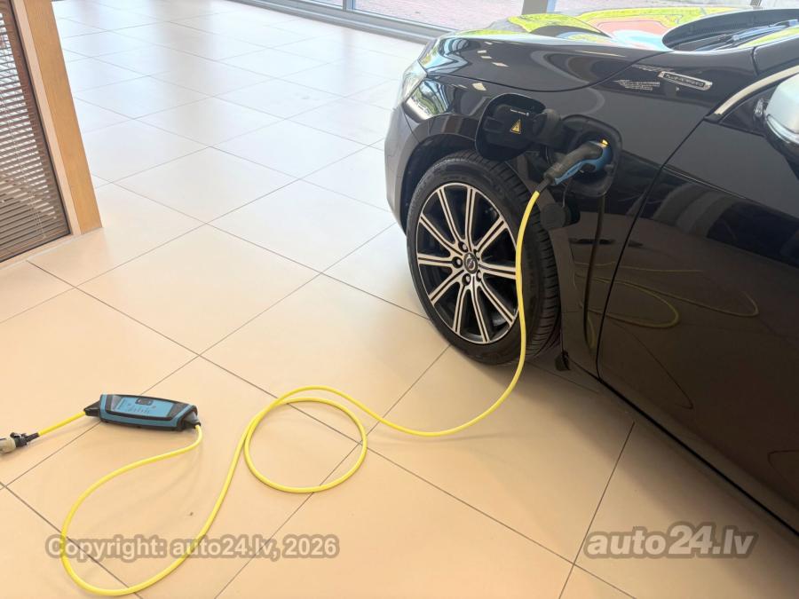 Melns Volvo V60 2014 Viljandi, ar dzinēja tilpumu 2.40 L un nobraukumu 346 tūkst. km par 6499 €, foto 17 vietnē AUTOMOTO.COM.LV