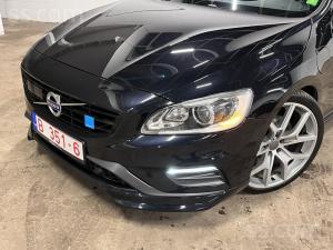 Black Volvo V60 2014 in Jurmala, with an engine capacity of 2.40 L and mileage of 361 thousand km for 9995 €, photo 4 on AUTOMOTO.COM.LV