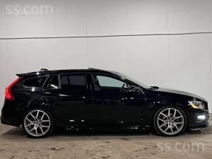 Black Volvo V60 2014 in Jurmala, with an engine capacity of 2.40 L and mileage of 361 thousand km for 9995 €, photo 6 on AUTOMOTO.COM.LV