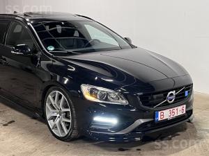 Black Volvo V60 2014 in Jurmala, with an engine capacity of 2.40 L and mileage of 361 thousand km for 9995 €, photo 7 on AUTOMOTO.COM.LV