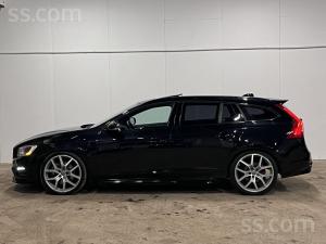 Black Volvo V60 2014 in Jurmala, with an engine capacity of 2.40 L and mileage of 361 thousand km for 9995 €, photo 9 on AUTOMOTO.COM.LV