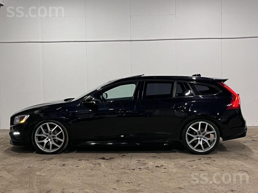 Black Volvo V60 2014 in Jurmala, with an engine capacity of 2.40 L and mileage of 361 thousand km for 9995 €, photo 9 on AUTOMOTO.COM.LV
