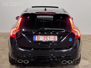 Black Volvo V60 2014 in Jurmala, with an engine capacity of 2.40 L and mileage of 361 thousand km for 9995 €, photo 16 on AUTOMOTO.COM.LV