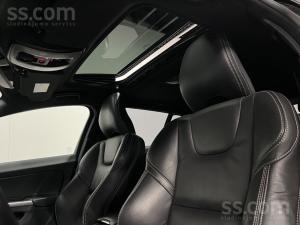 Black Volvo V60 2014 in Jurmala, with an engine capacity of 2.40 L and mileage of 361 thousand km for 9995 €, photo 20 on AUTOMOTO.COM.LV