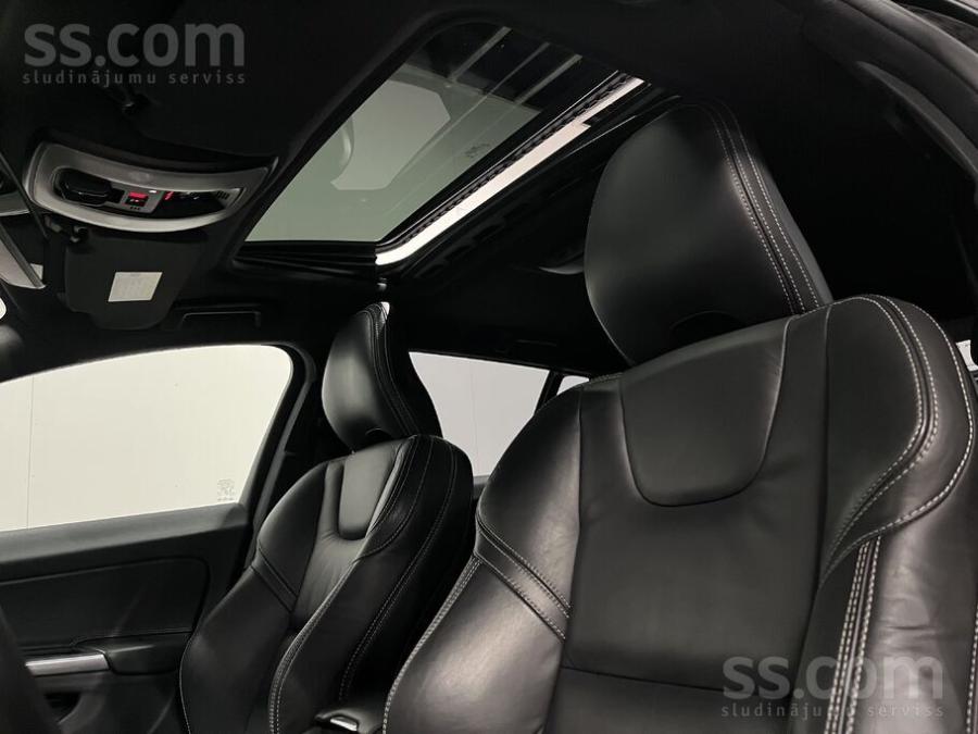 Black Volvo V60 2014 in Jurmala, with an engine capacity of 2.40 L and mileage of 361 thousand km for 9995 €, photo 20 on AUTOMOTO.COM.LV