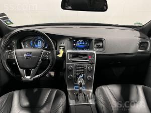 Black Volvo V60 2014 in Jurmala, with an engine capacity of 2.40 L and mileage of 361 thousand km for 9995 €, photo 24 on AUTOMOTO.COM.LV