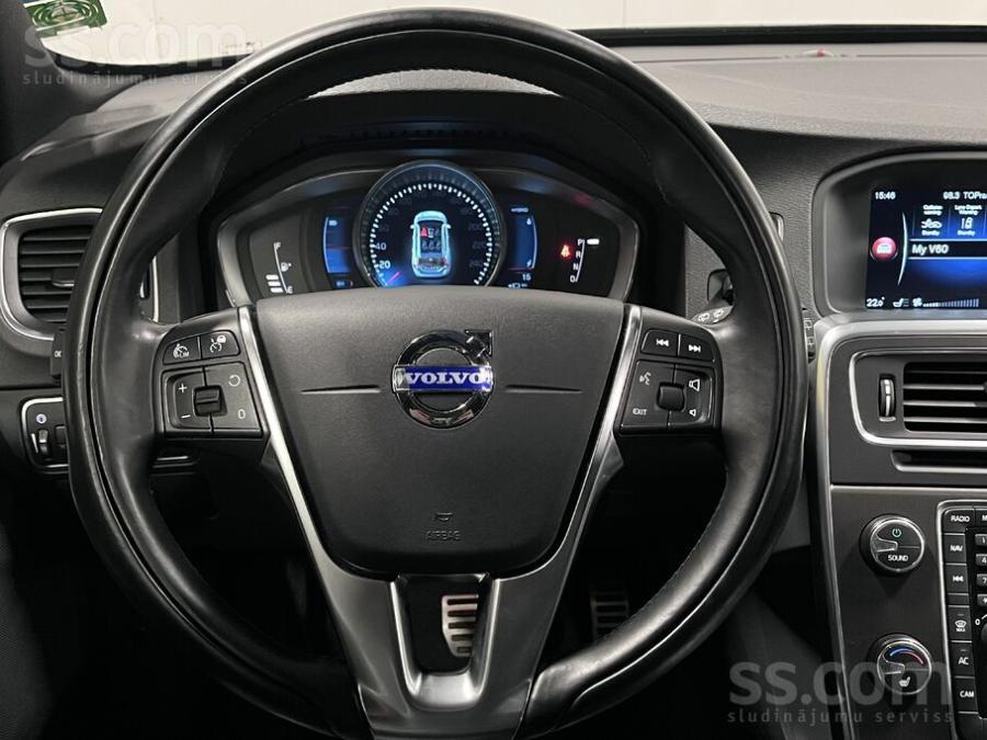 Black Volvo V60 2014 in Jurmala, with an engine capacity of 2.40 L and mileage of 361 thousand km for 9995 €, photo 25 on AUTOMOTO.COM.LV