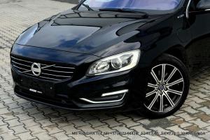 Black Volvo V60 2014 in Kretinga, with an engine capacity of 2.40 L and mileage of 236 thousand km for 8299 €, photo 5 on AUTOMOTO.COM.LV