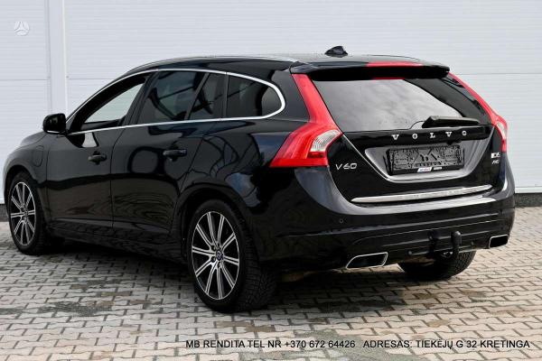 Black Volvo V60 2014 in Kretinga, with an engine capacity of 2.40 L and mileage of 236 thousand km for 8299 €, photo 9 on AUTOMOTO.COM.LV
