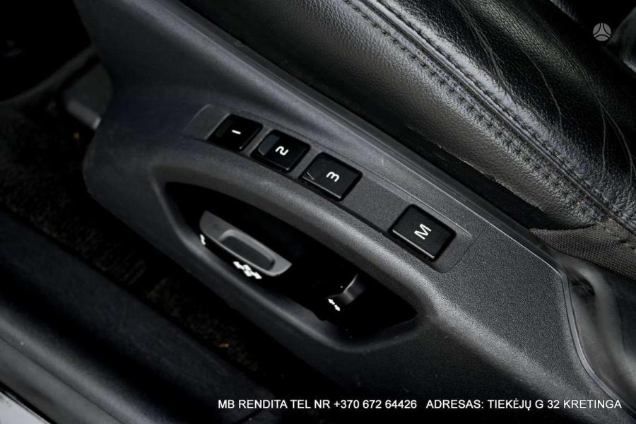 Black Volvo V60 2014 in Kretinga, with an engine capacity of 2.40 L and mileage of 236 thousand km for 8299 €, photo 20 on AUTOMOTO.COM.LV