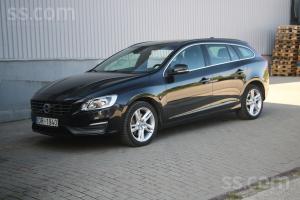 Melns Volvo V60 2014 Tukums, ar dzinēja tilpumu 2.40 L un nobraukumu 316 tūkst. km par 8200 €, foto  vietnē AUTOMOTO.COM.LV