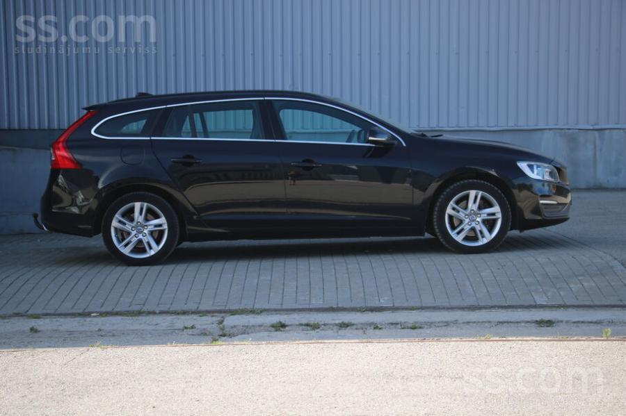 Melns Volvo V60 2014 Tukums, ar dzinēja tilpumu 2.40 L un nobraukumu 316 tūkst. km par 8200 €, foto 6 vietnē AUTOMOTO.COM.LV