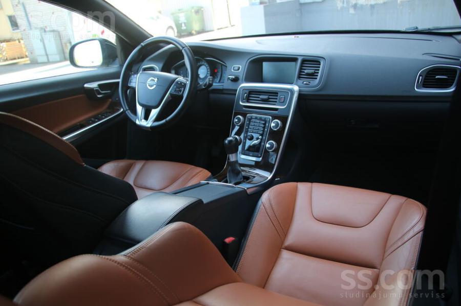 Melns Volvo V60 2014 Tukums, ar dzinēja tilpumu 2.40 L un nobraukumu 316 tūkst. km par 8200 €, foto 10 vietnē AUTOMOTO.COM.LV
