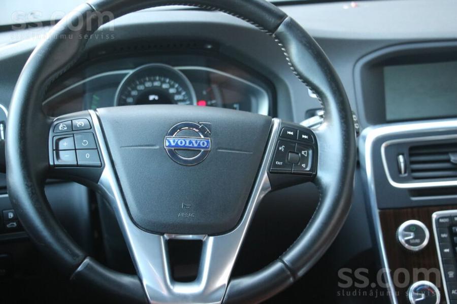 Melns Volvo V60 2014 Tukums, ar dzinēja tilpumu 2.40 L un nobraukumu 316 tūkst. km par 8200 €, foto 12 vietnē AUTOMOTO.COM.LV