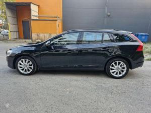 Melns Volvo V60 2014 Alīta, ar dzinēja tilpumu 1.98 L un nobraukumu 260 tūkst. km par 7570 €, foto 7 vietnē AUTOMOTO.COM.LV