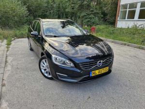 Melns Volvo V60 2014 Alīta, ar dzinēja tilpumu 1.98 L un nobraukumu 260 tūkst. km par 7570 €, foto 8 vietnē AUTOMOTO.COM.LV