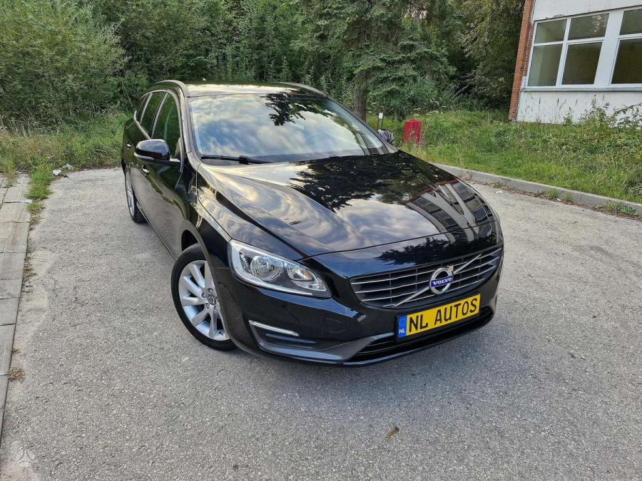 Melns Volvo V60 2014 Alīta, ar dzinēja tilpumu 1.98 L un nobraukumu 260 tūkst. km par 7570 €, foto 8 vietnē AUTOMOTO.COM.LV