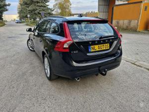 Melns Volvo V60 2014 Alīta, ar dzinēja tilpumu 1.98 L un nobraukumu 260 tūkst. km par 7570 €, foto 13 vietnē AUTOMOTO.COM.LV