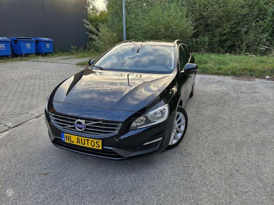 Melns Volvo V60 2014 Alīta, ar dzinēja tilpumu 1.98 L un nobraukumu 260 tūkst. km par 7570 €, foto 14 vietnē AUTOMOTO.COM.LV