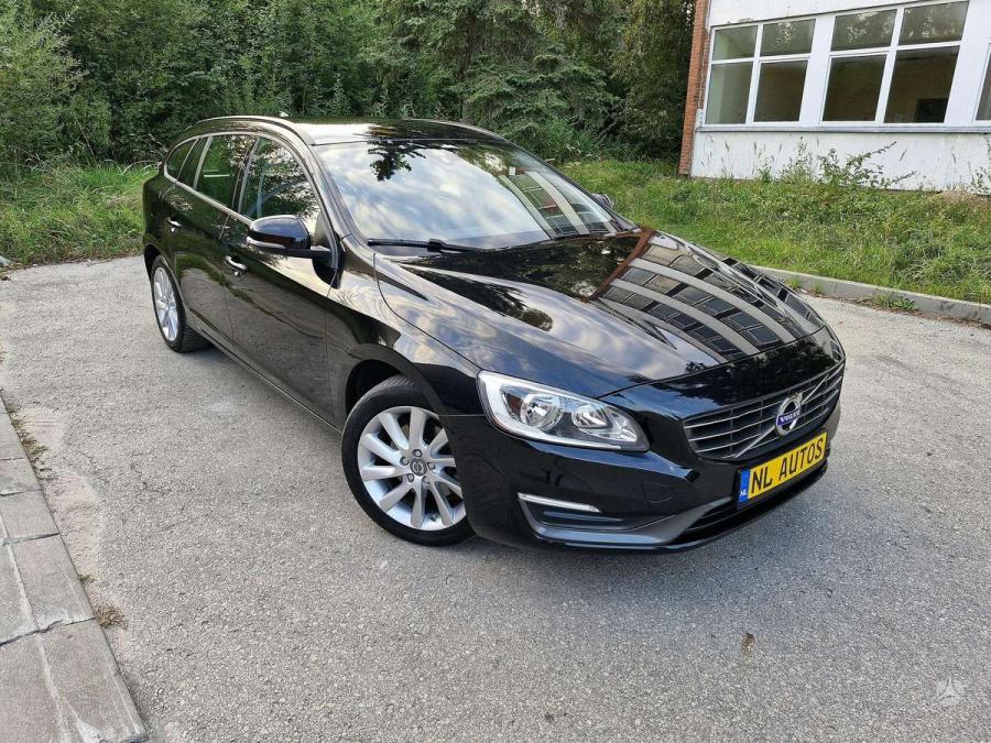 Melns Volvo V60 2014 Alīta, ar dzinēja tilpumu 1.98 L un nobraukumu 260 tūkst. km par 7570 €, foto 16 vietnē AUTOMOTO.COM.LV