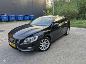 Melns Volvo V60 2014 Alīta, ar dzinēja tilpumu 1.98 L un nobraukumu 260 tūkst. km par 7570 €, foto 18 vietnē AUTOMOTO.COM.LV