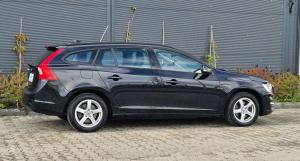 Melns Volvo V60 2014 Viļņa, ar dzinēja tilpumu 1.98 L un nobraukumu 266 tūkst. km par 7700 €, foto 5 vietnē AUTOMOTO.COM.LV