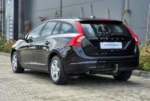 Melns Volvo V60 2014 Viļņa, ar dzinēja tilpumu 1.98 L un nobraukumu 266 tūkst. km par 7700 €, foto 6 vietnē AUTOMOTO.COM.LV