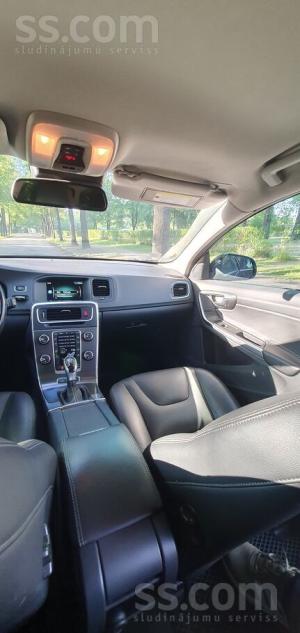Melns Volvo V60 2014 Rīga, ar dzinēja tilpumu 2.40 L un nobraukumu 275 tūkst. km par 5600 €, foto 7 vietnē AUTOMOTO.COM.LV