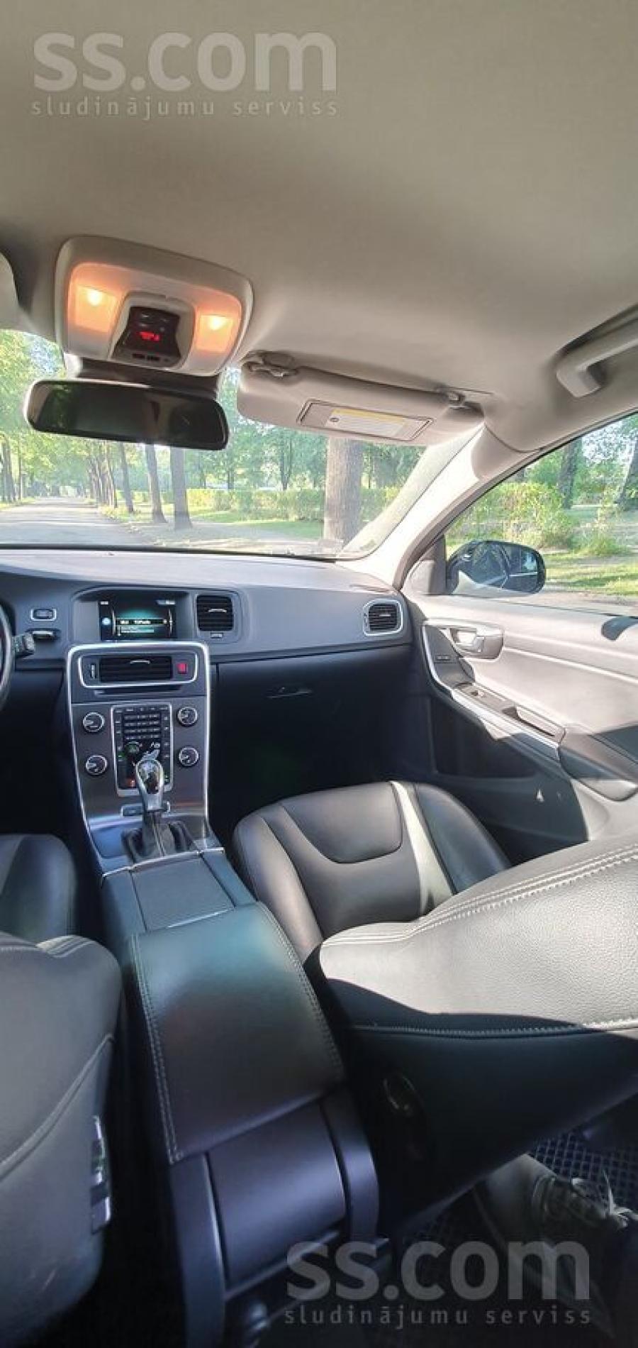Melns Volvo V60 2014 Rīga, ar dzinēja tilpumu 2.40 L un nobraukumu 275 tūkst. km par 5600 €, foto 7 vietnē AUTOMOTO.COM.LV