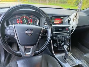 Melns Volvo V60 2014 Valka, ar dzinēja tilpumu 1.60 L un nobraukumu 307 tūkst. km par 6800 €, foto 6 vietnē AUTOMOTO.COM.LV