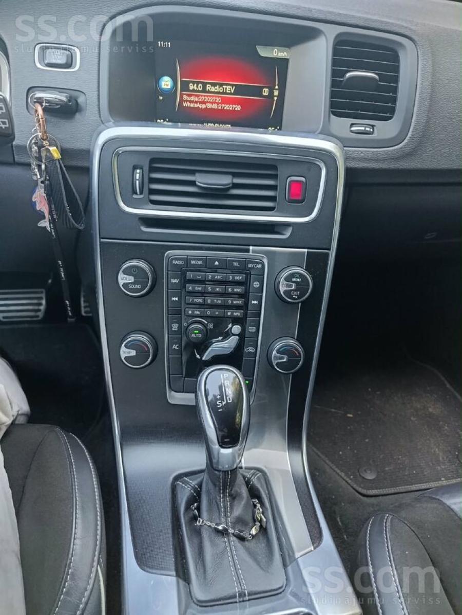 Melns Volvo V60 2014 Valka, ar dzinēja tilpumu 1.60 L un nobraukumu 307 tūkst. km par 6800 €, foto 8 vietnē AUTOMOTO.COM.LV