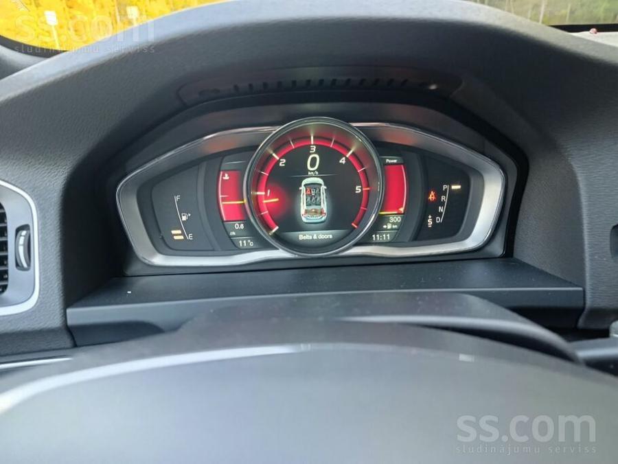 Melns Volvo V60 2014 Valka, ar dzinēja tilpumu 1.60 L un nobraukumu 307 tūkst. km par 6800 €, foto 10 vietnē AUTOMOTO.COM.LV